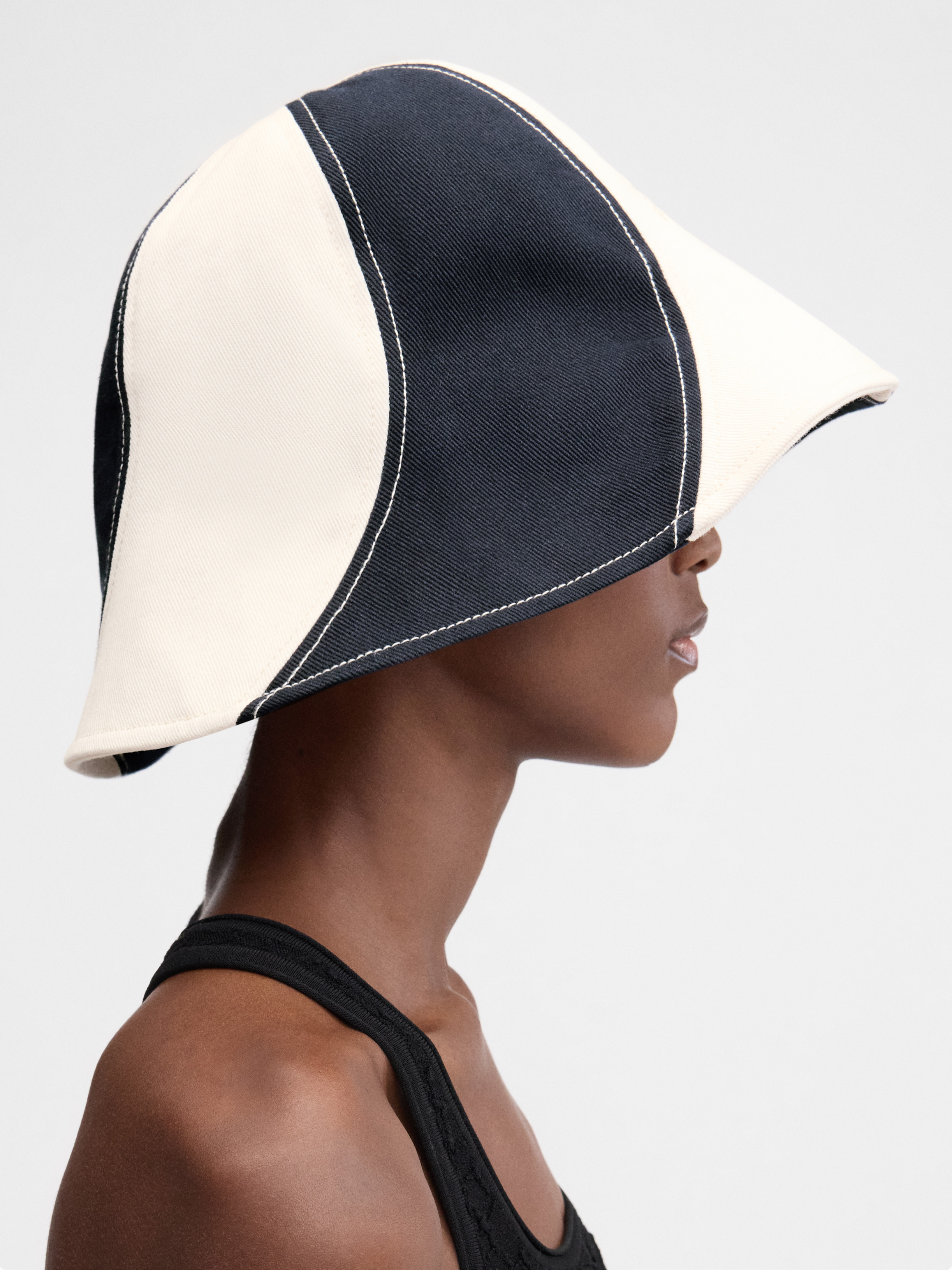 The Gelato bucket hat | Hats | JACQUEMUS UAE Official Website