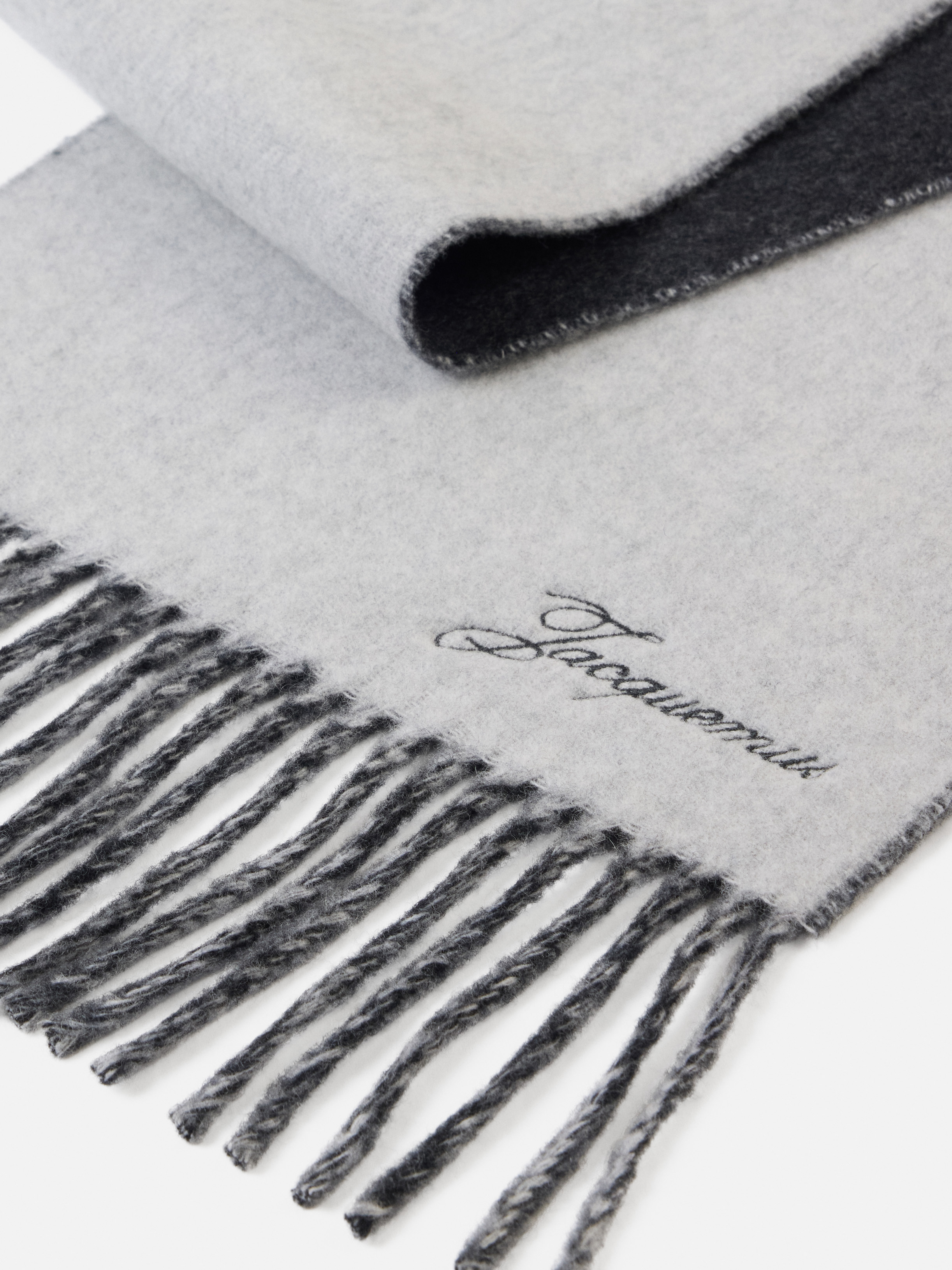 The Atelier scarf, Grey | JACQUEMUS UAE
